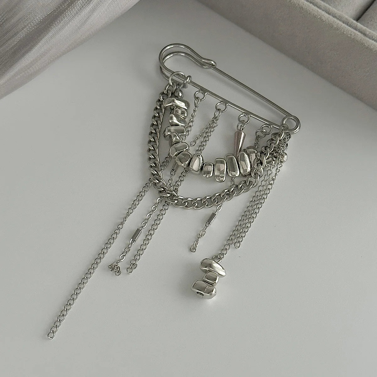 Chain Tassel Safety Pin Brooch – Monte Browne